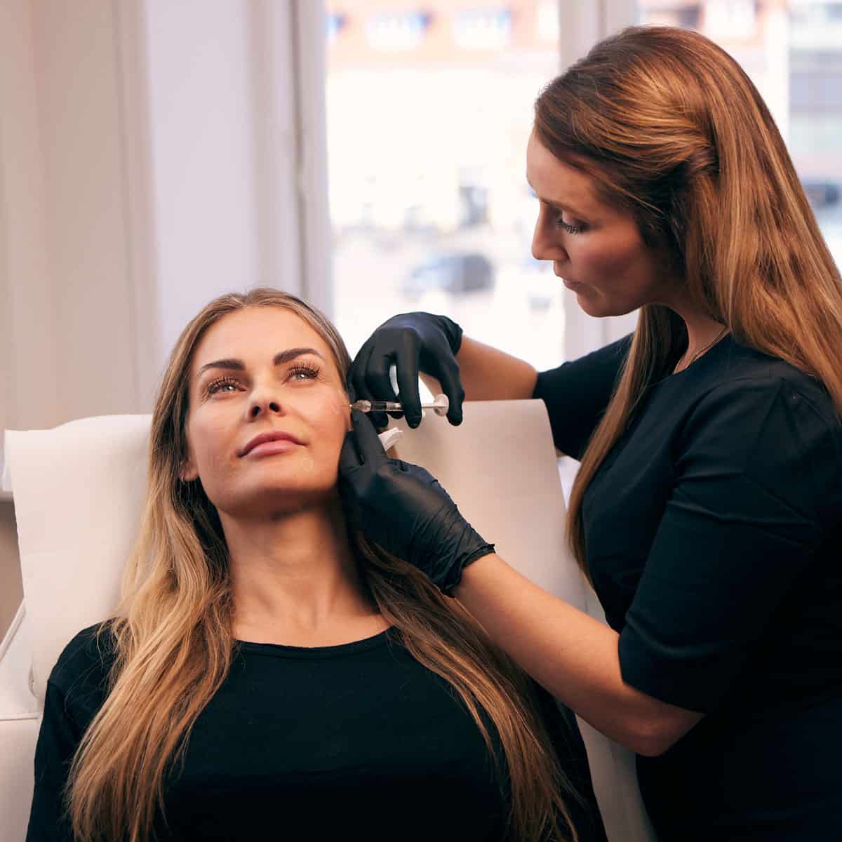 Profhilo behandling | Effektiv opstramning af hud – Book i dag